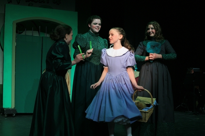 Front Row Centre - Wizard of Oz