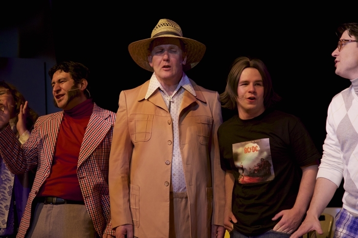 Front Row Centre - 9 to 5 The Musical