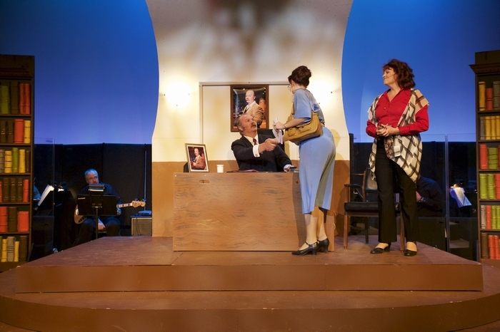 Front Row Centre - 9 to 5 The Musical