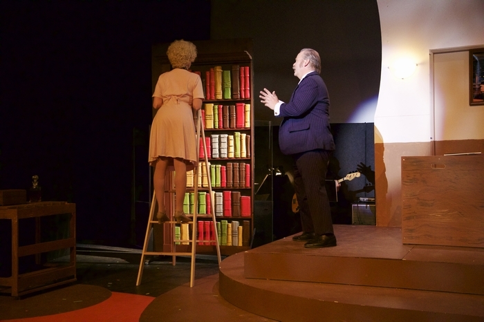 Front Row Centre - 9 to 5 The Musical