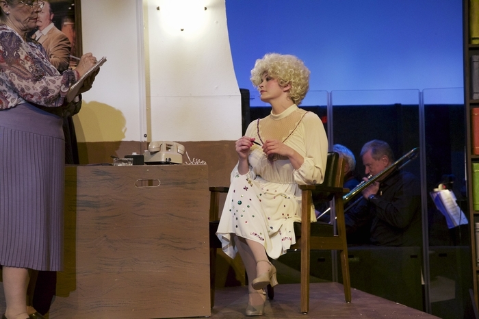 Front Row Centre - 9 to 5 The Musical